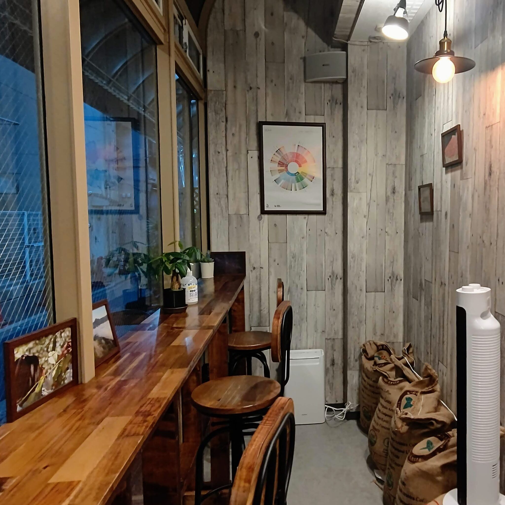 【LUSH-COFFEE(ラッシュコーヒー)】[東京都足立区] 北千住 | 東ティモール専門コーヒーショップ！営業時間・定休日・メニュー